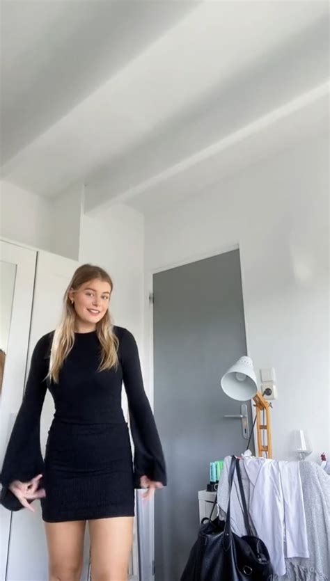 Julia Van Houwelingen Rcelebsnl