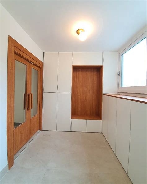 원주인테리어 온디자인 And 메라톤 A Front Door 화이트와 우드톤의 조합으로 따뜻한 감성의 현관이미지를 꾸몄어요