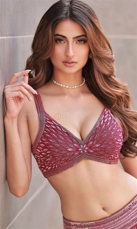 Kisi Ka Bhai Kisi Ki Jaan Actress Palak Tiwari Sexy Photo 01 263540