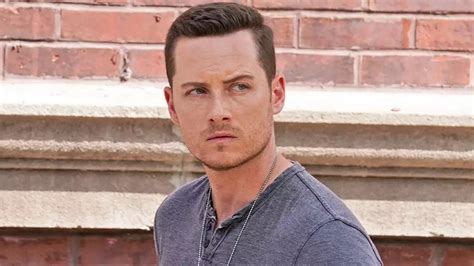 Chicago Pd Season 11 Photo Confirms Jesse Lee Soffers Return With A