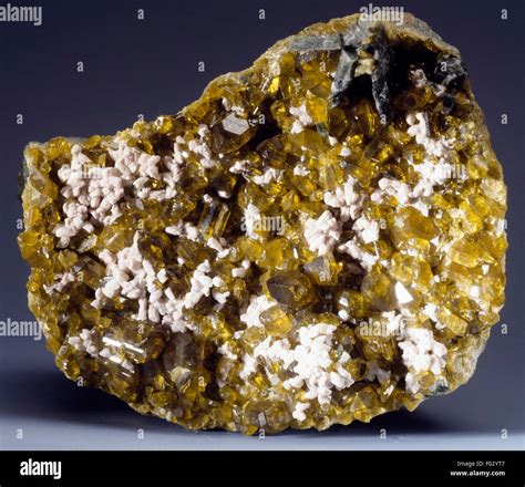 Prehnite Sample Hi Res Stock Photography And Images Alamy
