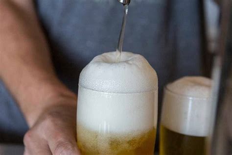 Beer Facts Why Does Beer Foam