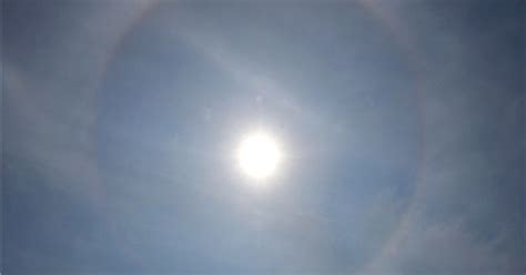 포토 삼척바다에 뜬 희귀한 원형 무지개