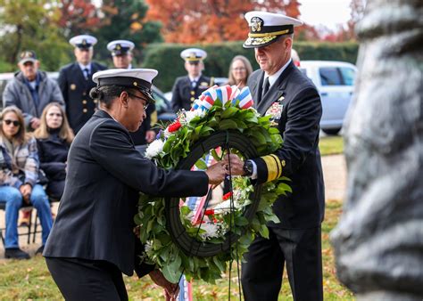 Dvids Images Navfac Hq Holds Veterans Day Wreath Laying Ceremony