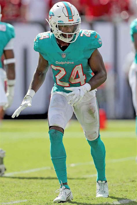 Dolphins Byron Jones Says He Cant Run Or Jump After Nfl Injuries
