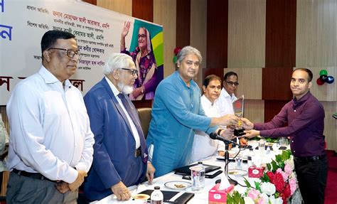 প্রেস কাউন্সিল পদক পেলেন ৪ সাংবাদিক