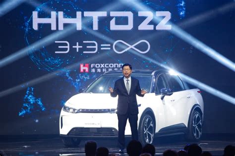 鴻海科技日兩款首亮相電動車規格一次看！郭台銘：我現在就想把他開回家 風傳媒