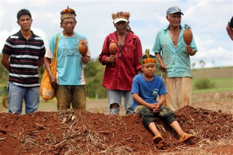 Homens armados atacam acampamento fazendeiro que matou indígena entra reintegração de posse
