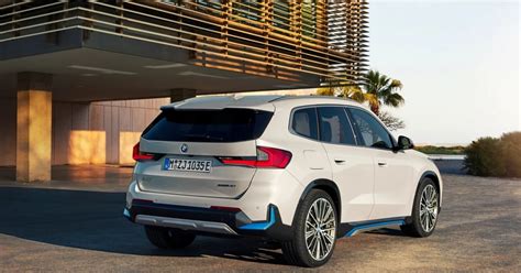 ב מ וו Ix1 דף דגם 2023 תמונות אוטו