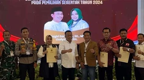 KPU Ponorogo Tetapkan Sugiri dan Lisdyarita Paslon Pemenang Pilkada 2024