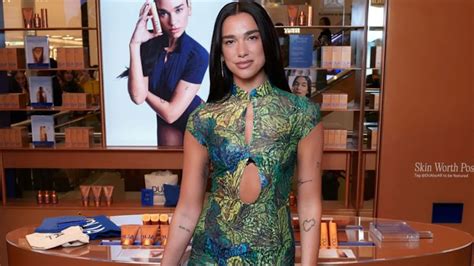Dua Lipas Cutout Dress Comes With The Highest Slit You Can Imagine Aol