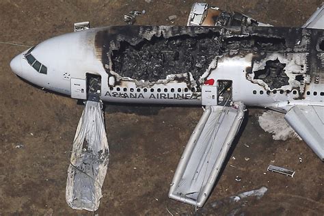 韩媒称韩亚航空失事客机飞行员系实习生 视频中国