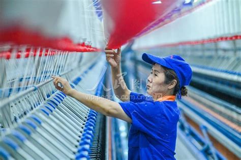 新疆呼图壁：纺织企业 产销两旺 人民图片网