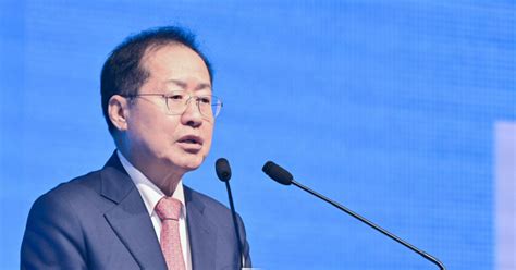 홍준표 “윤석열 정권 힘으로 수습 어려워”거국내각·개헌 촉구