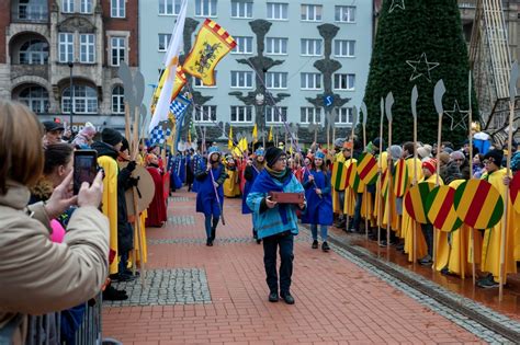 Przejście Orszaku Trzech Króli stało się bytomską tradycją Mieszkańcy