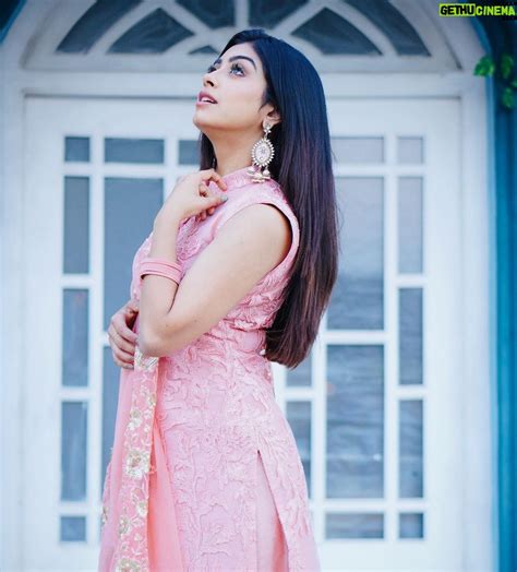 Twinkle Arora Wiki Biography Age Gallery Spouse And More