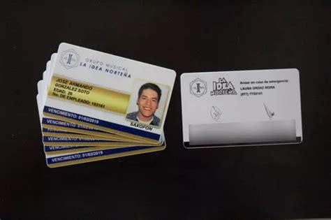 30 Credenciales En Pvc Frente Full Color Reverso Negro