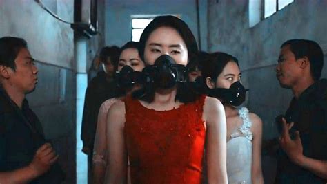 未来世界爆发怪异病毒男人被咬后会变成美少女宅男们开心了 影视 恐怖惊悚 好看视频