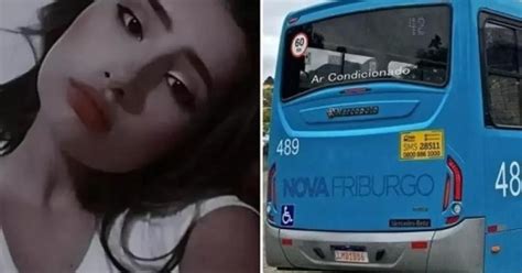 Adolescente Coloca A Cabeça Para Fora De ônibus Em Movimento Bate Em