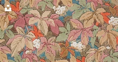 갈색 배경에 나뭇잎과 꽃의 꽃 패턴 사진 Unsplash의 무료 무늬 이미지