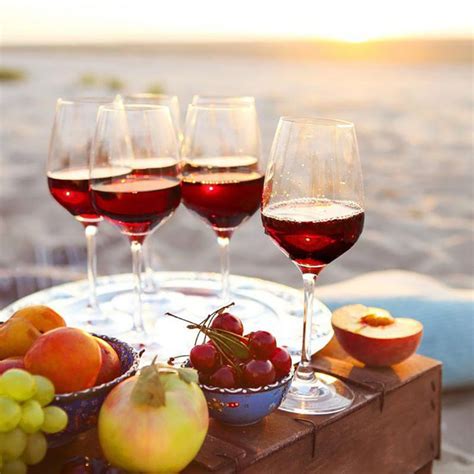 9 Cách Chọn Rượu Vang Ngon Cho Bữa Tiệc Thêm Vui Harpers Bazaar