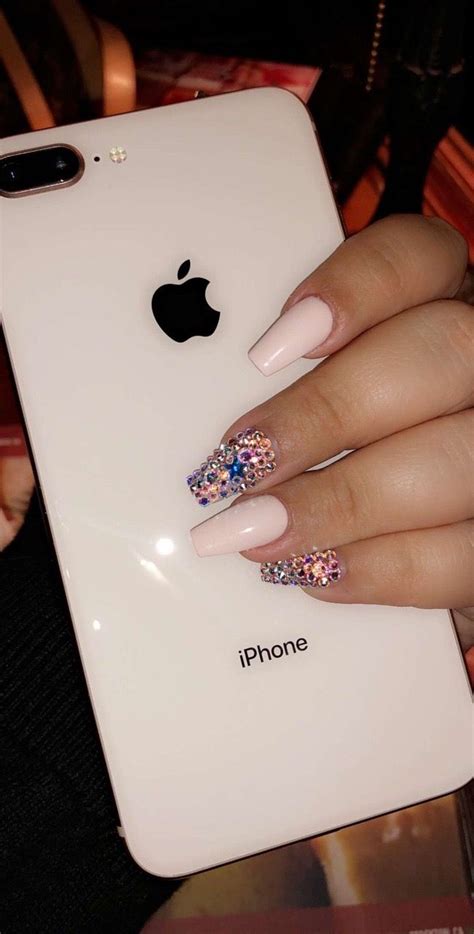 Pin de Talia ʚɞ em P H O N E S Unhas de gel Unhas coloridas Ideias de manicure