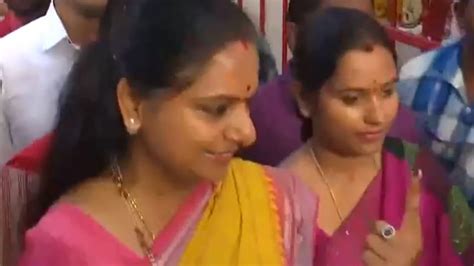 Telangana Assembly Election 2023 Brs Leader K Kavitha Casts Her Vote