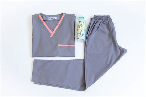 Ambo Santino Gris Y Salmon Master Uniformes