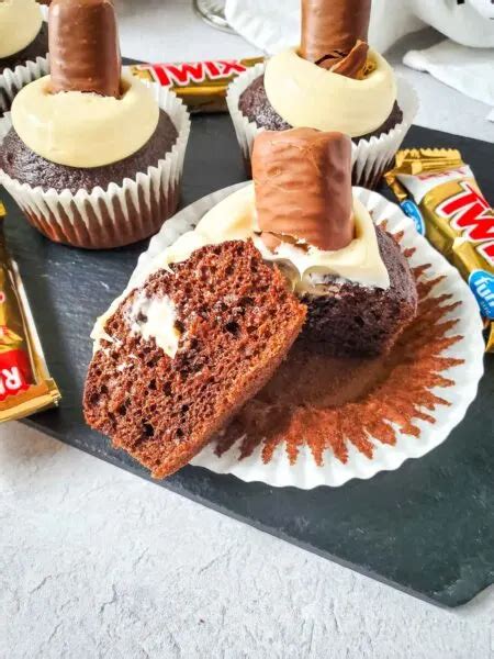 Incredible Twix Cupcakes