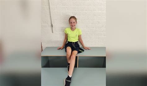 Madelaine 10 Is Blij Dat Ze Vorige Week Weer Naar School Kon