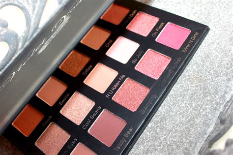 Violet Voss Holy Grail Eyeshadow Palette Review Eline Blaise