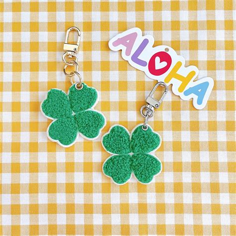 Four Leaf Clover Keychain Silver And Gold Clasps Kawaii Luck Clover