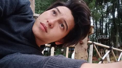 6 Potret Terbaru Sidik Edward Pemeran Samudra Di Sinetron ‘yang Masih Di Bawah Umur Hot