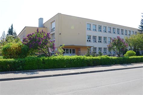 O nas Szkoła Podstawowa nr 1 w Nowym Tomyślu