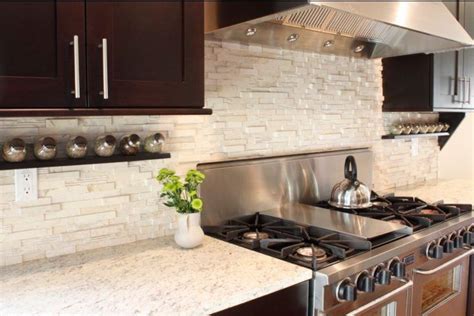 Картинки по запросу фартук кухонный из кирпича | Backsplash with dark ...
