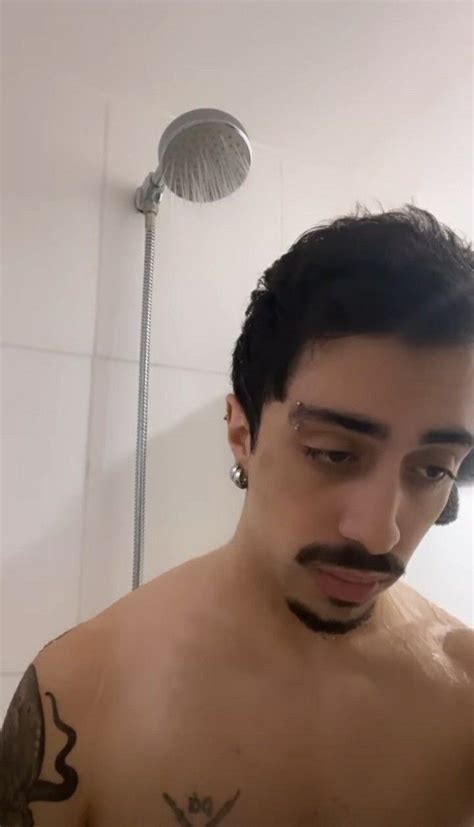 Pin De Daniella Em INUTILISMOO Iluminismo Rosto Influenciador