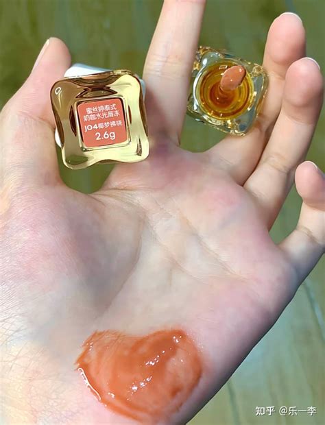 有哪些口红值得入手？女朋友平常不怎么化妆，有什么适合送她的素颜能涂的口红推荐吗？ 知乎