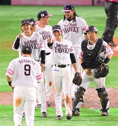 西武に逆転勝利し、笑顔を見せるソフトバンクナイン（撮影・西田忠信） 「この勝ちは大きいよ」王球団会長も納得 ソフトバンクホークス、西武の