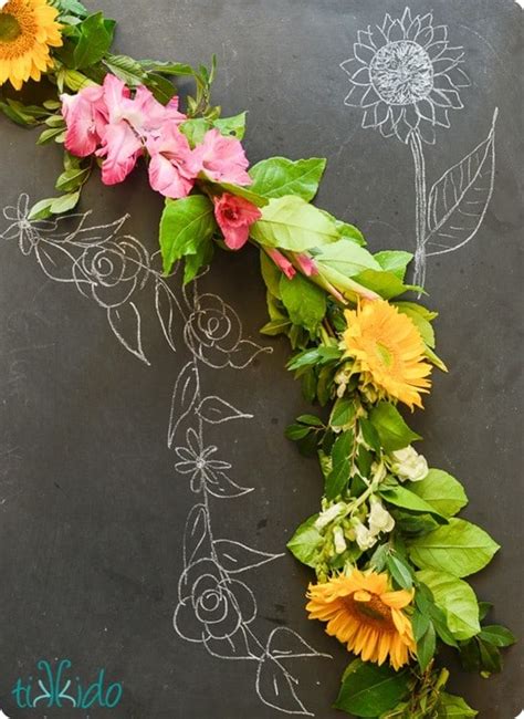 Photo Prop Chalkboard Using Poster Board