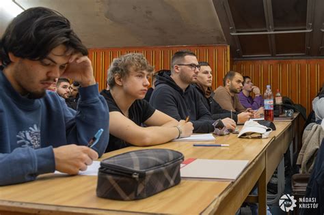 20231129 Senior Statika Konzi Ktk Fotókör