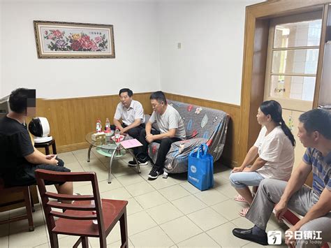 宝塔路街道关爱困难家庭学子 今日镇江