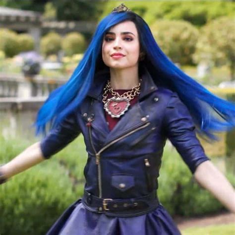 Evie Descendants Disney Character Guide