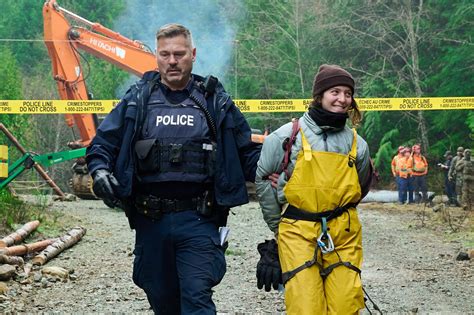 Forest Defenders Vow To Fight On After Rcmp Raid Dismantles Vancouver
