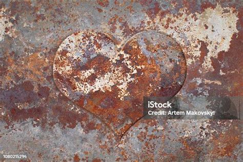 녹슨 금속에 심장입니다 크리에이 티브 프레임이 나 배경 강철에 대한 스톡 사진 및 기타 이미지 강철 어두운 색 하트 모양 Istock