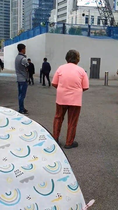 누가 건드려 서울역 여자 노숙자 왕초를 Shorts Youtube