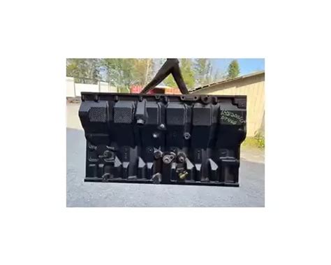 International Maxxforce Dt Cylinder Block In Beauceville 1 125 00 2061bm