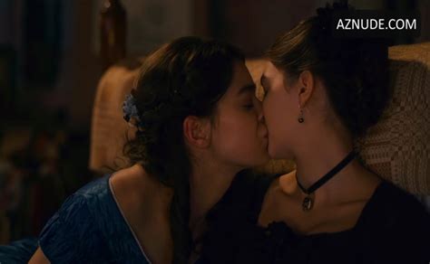 Ella Hunt Hailee Steinfeld Lesbian Scene In Dickinson Aznude