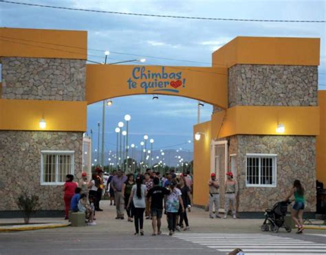 Feria De Artesanías En El Parque De Chimbas El Zonda