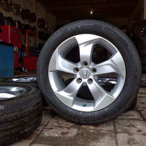 Jual Velg Mobil Secound Copotan Hrv Ring 17 Ban Gt Radial Savero 215