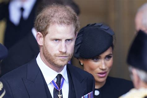 Harry e Meghan serão excluídos de tradições se comparecerem à coroação